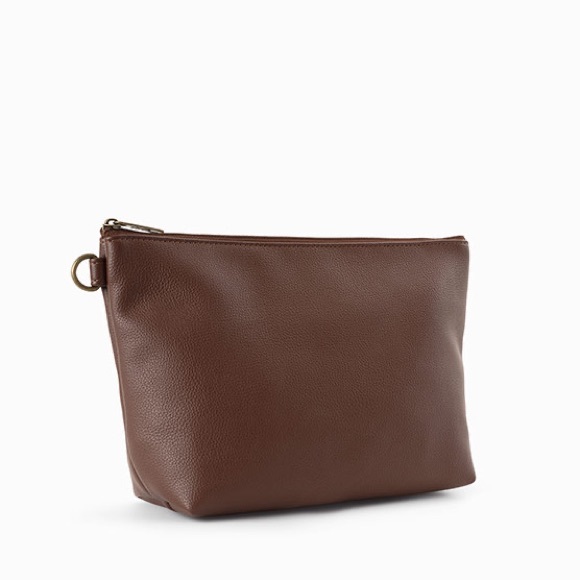 thirty-one | Bags | Thirty One Tapered Pouch Cappuccino Smooth Pebble ...